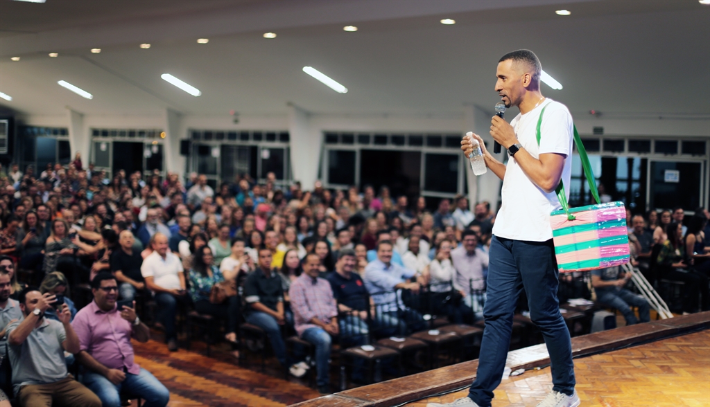 De ambulante a palestrante de Harvard: Petrópolis recebe evento com ...