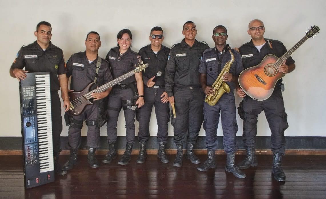 Talento e descontração: conheça a banda de PMs que fez sucesso em ...